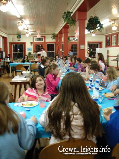 Jewish Girls Unite At Winter Retreat | CrownHeights.info – Chabad News ...